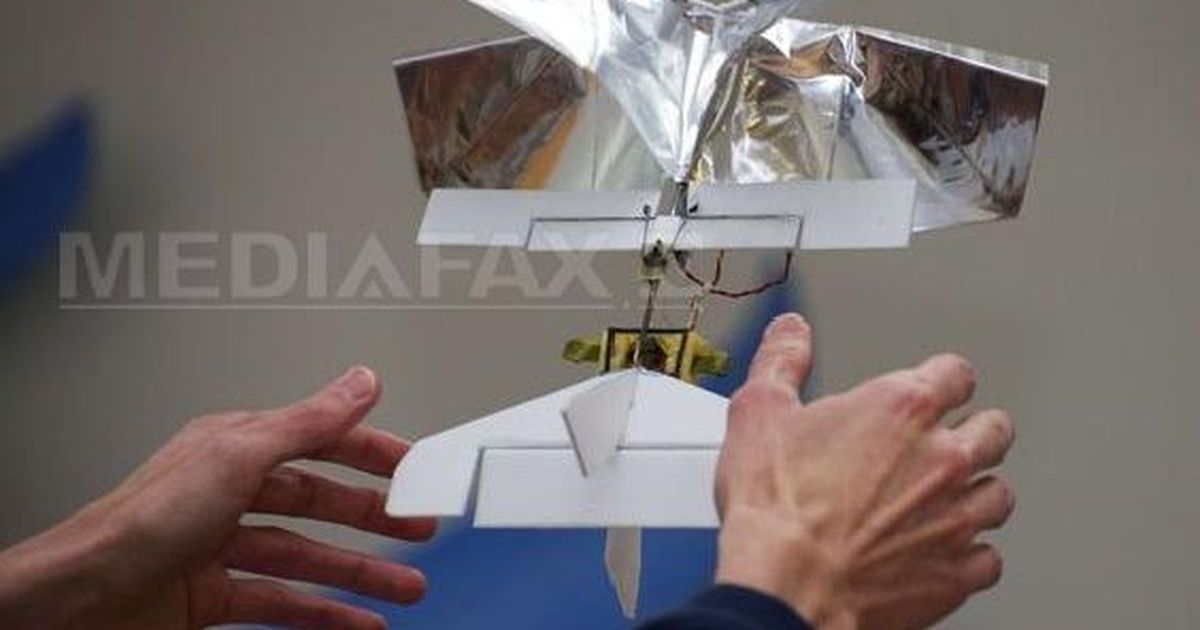 VIDEO Cum arată DelFly Explorer, cea mai mică "insectă-dronă" din lume ...