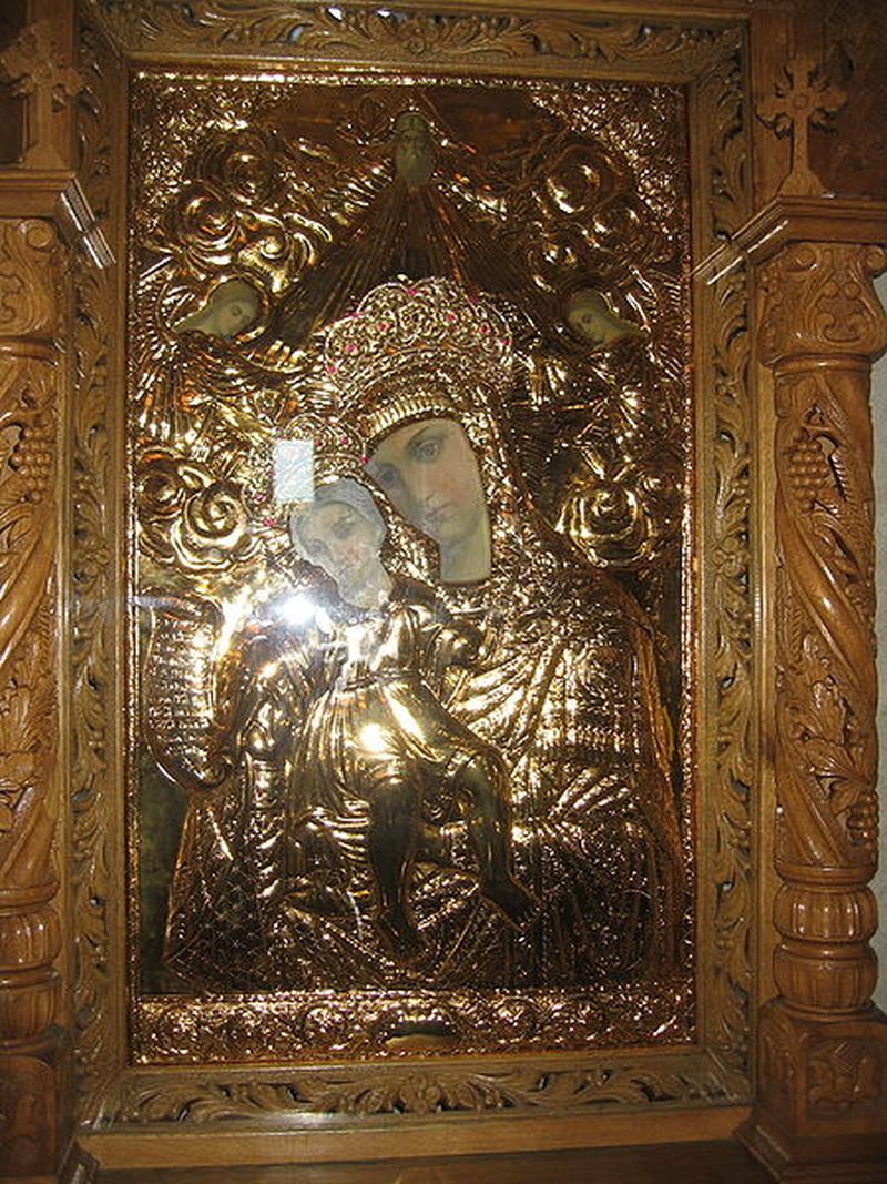 Cea mai puternica icoana facatoare de minuni a sosit la Bucuresti. Este ...