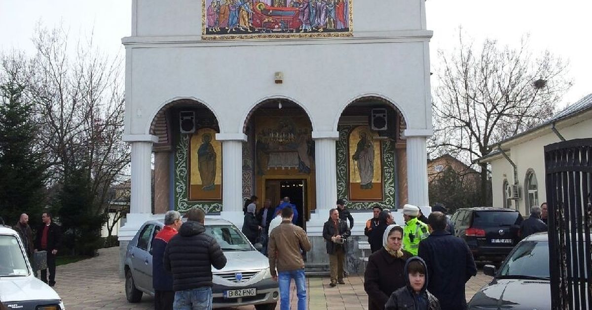 Exclusiv| Afla ce au facut in aceasta dimineata preotii de la biserica ...