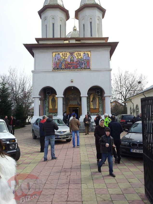 Exclusiv| Afla ce au facut in aceasta dimineata preotii de la biserica ...