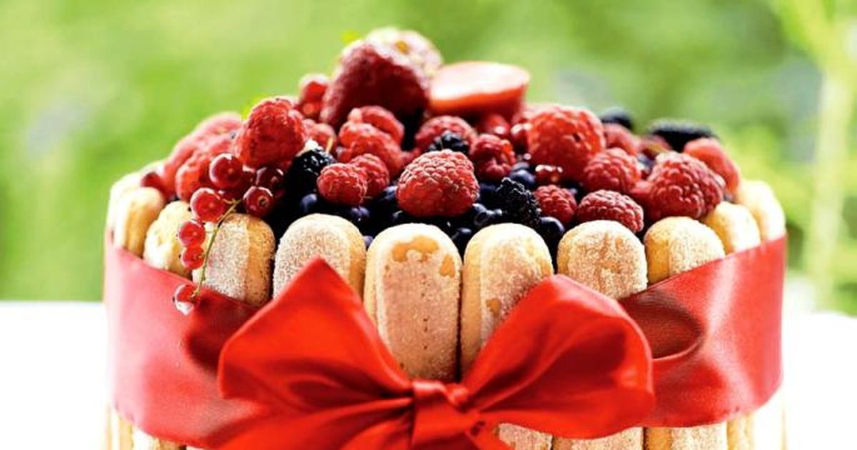 Desert delicios de vara! Uite cat de usor se face un tiramisu cu fructe ...