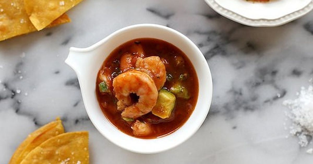 Incearca o reteta fresh de vara! Cocktail de creveti cu avocado - WOWBiz