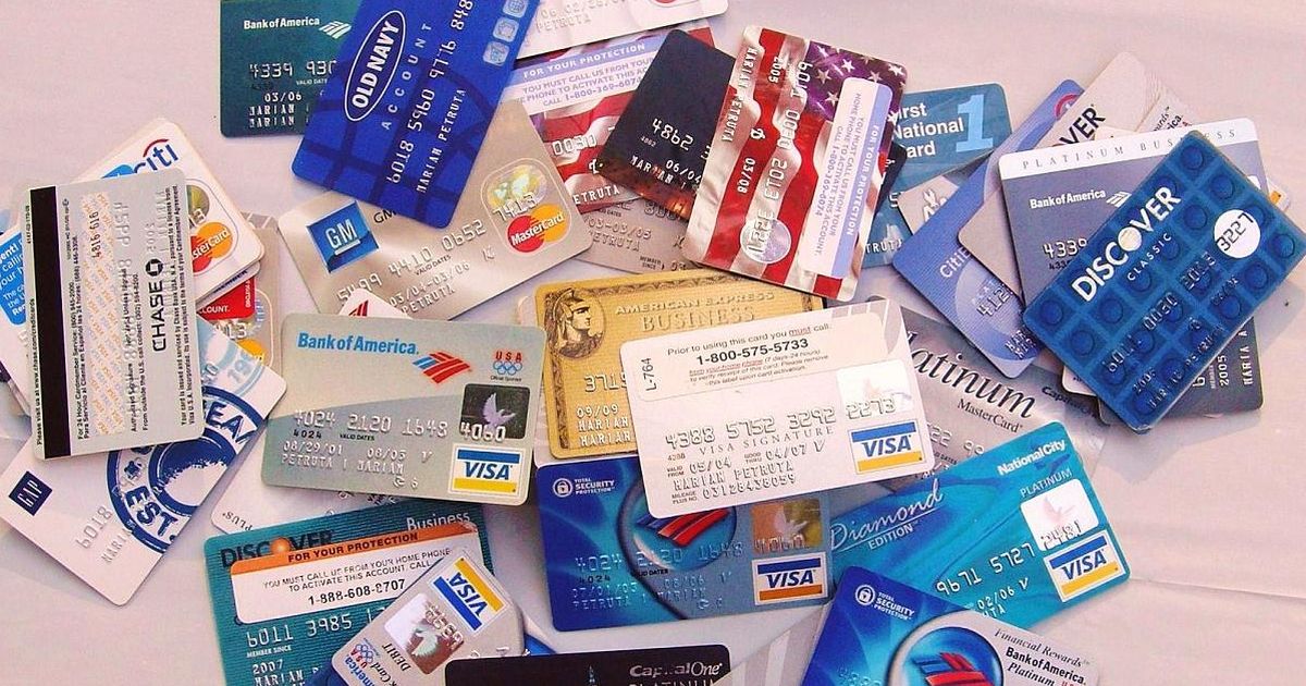 Fiul unui deputat, inculpat pentru furtul a două milioane de numere de ...