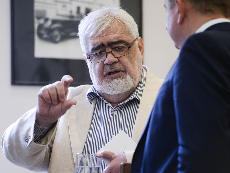 Ce a patit angajata unei librarii pentru ca nu l-a recunoscut pe Andrei ...