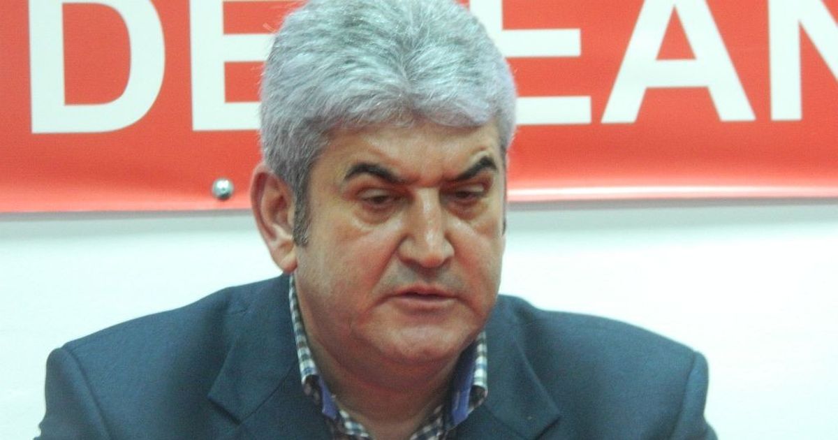 Gabriel Oprea s-a vopsit! Culoarea aleasa nu a fost una tocmai ...