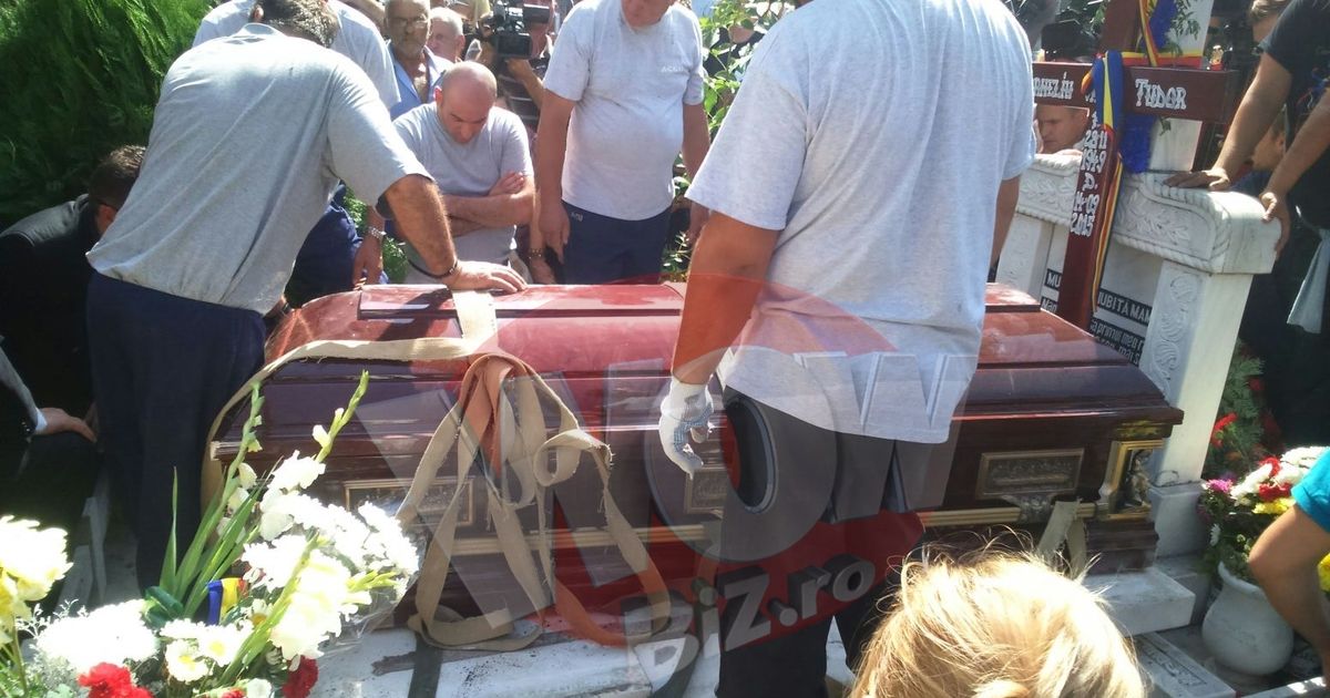 Nu e prima data cand sicriul unei personalitati nu intra in groapa! Si ...