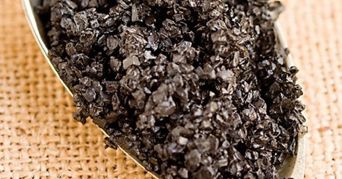 Ai auzit de ea? Uite ce beneficii are sarea neagra pentru organism! E ...