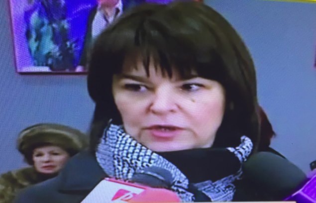 Foto| Sicriul cu trupul lui George Alexandru, scos in aplauze din ...