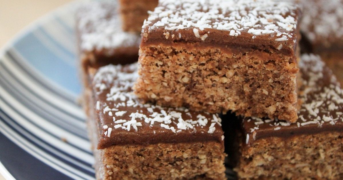 Pandispan delicios cu ciocolata si stafide! Este incredibil! - WOWBiz