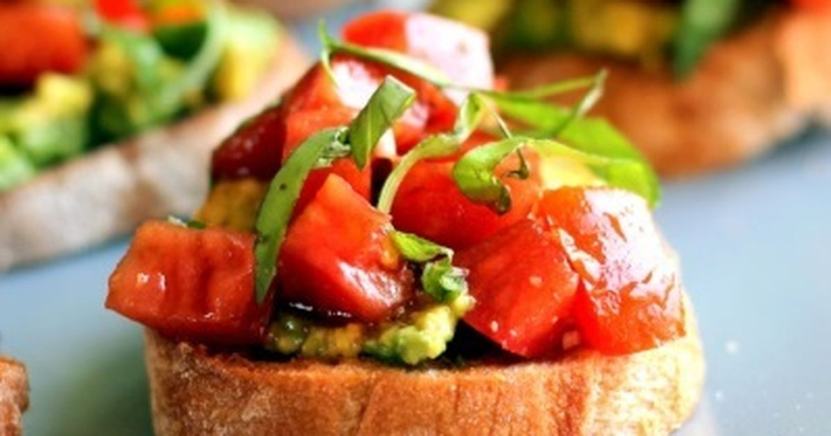 Gustari cu avocado. 4 bruschete incantatoare de post - WOWBiz