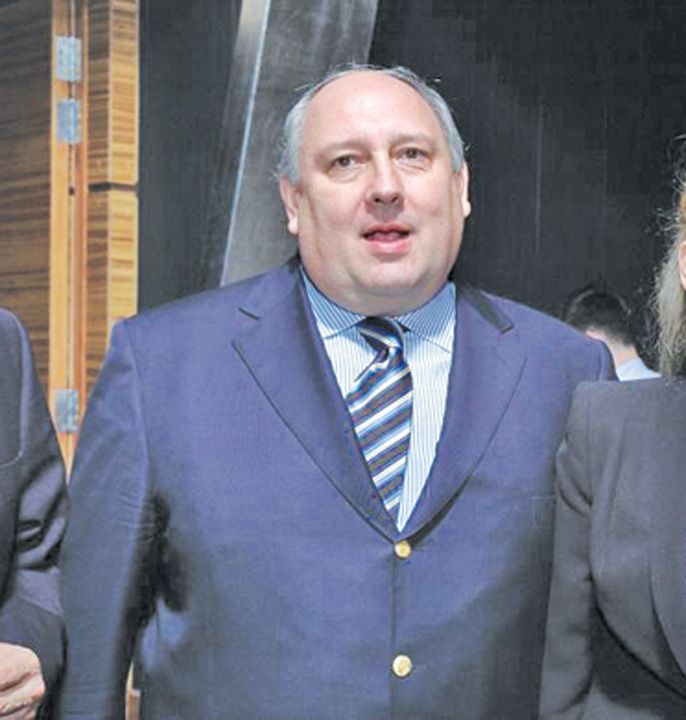 Gigi Becali, in razboi cu o celebra creatoare de moda, pentru un teren ...