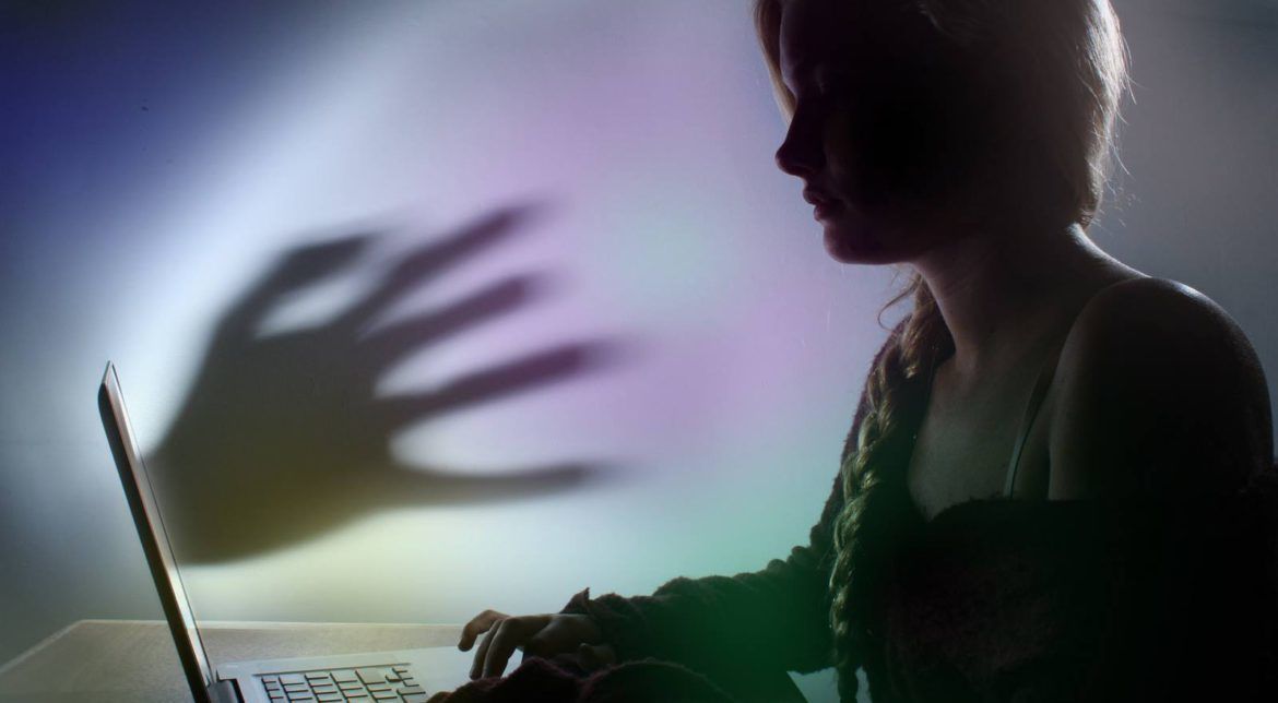 Balena Albastra, noi victime in Romania! Doi elevi din Buzau, ridicati ...