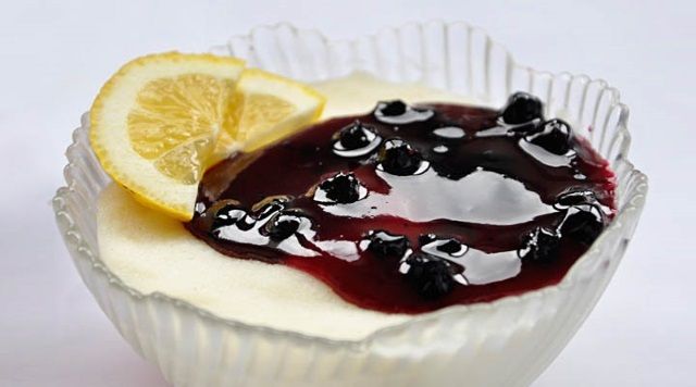 Cel mai simplu si usor desert dupa Paste: gris cu lapte si dulceata ...