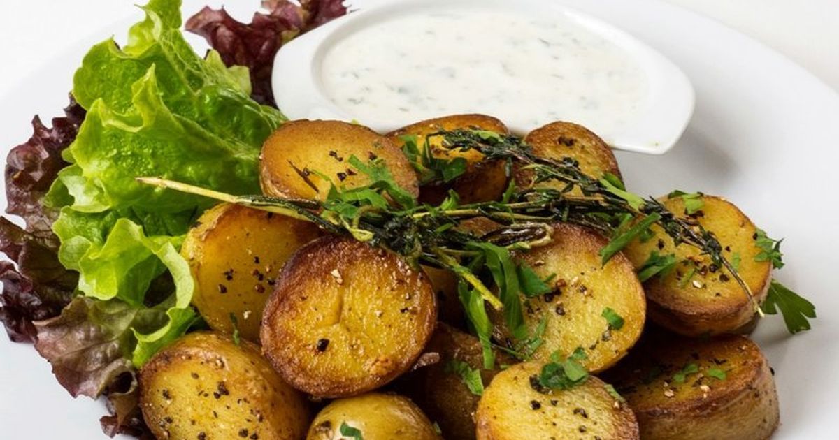 E sezonul lor! Cum pregatesti o reteta delicioasa cu cartofi noi ...