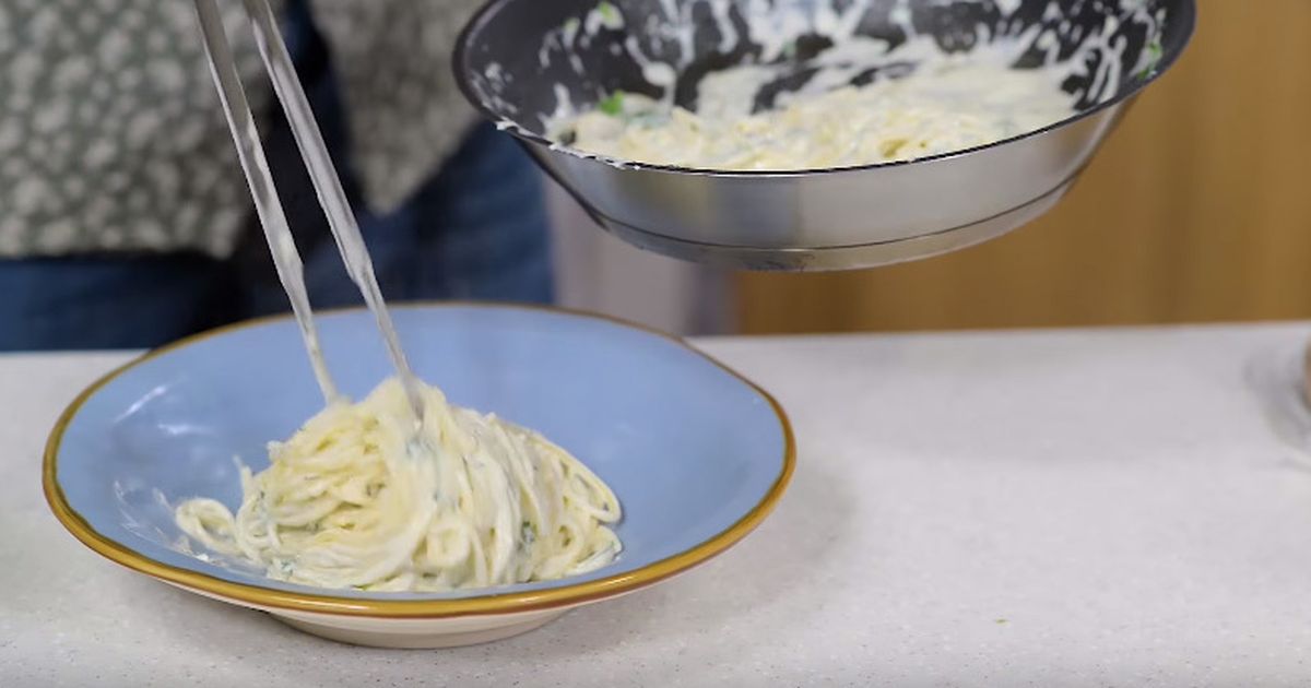 Cum faci sos alb pentru paste! Reteta, pas cu pas VIDEO - WOWBiz