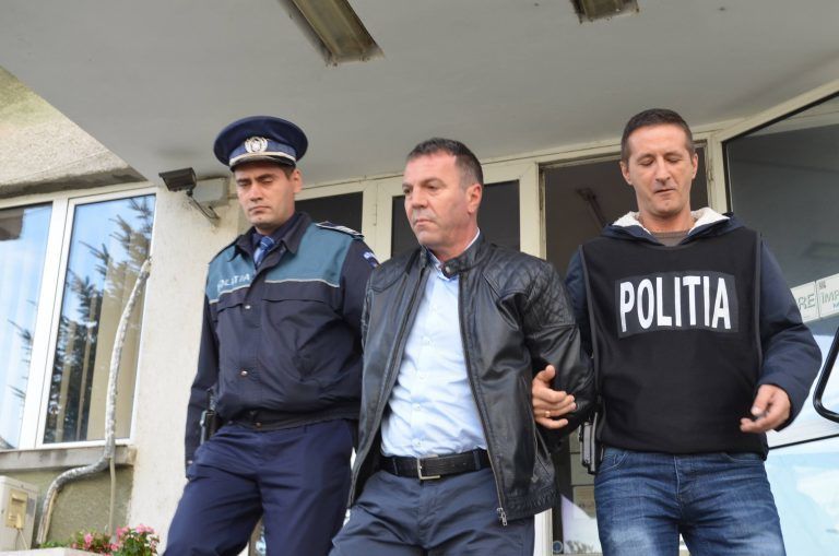 Personajul celebru din viralul "Cristi, ba, Cristi" a ajuns pe mainile ...