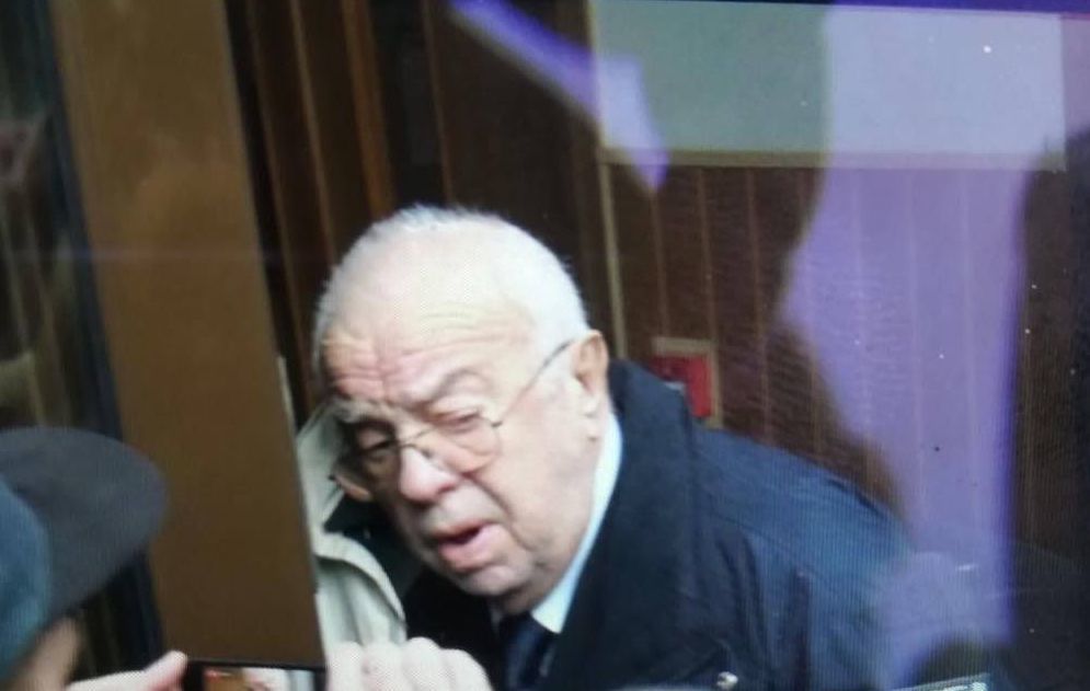 Sfasietor! Ce a scris Alexandru Arsinel pe coroana adusa la priveghi ...