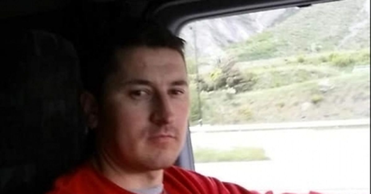 Ce a aparut pe pagina de Facebook a lui Marian Rosca, romanul declarat ...