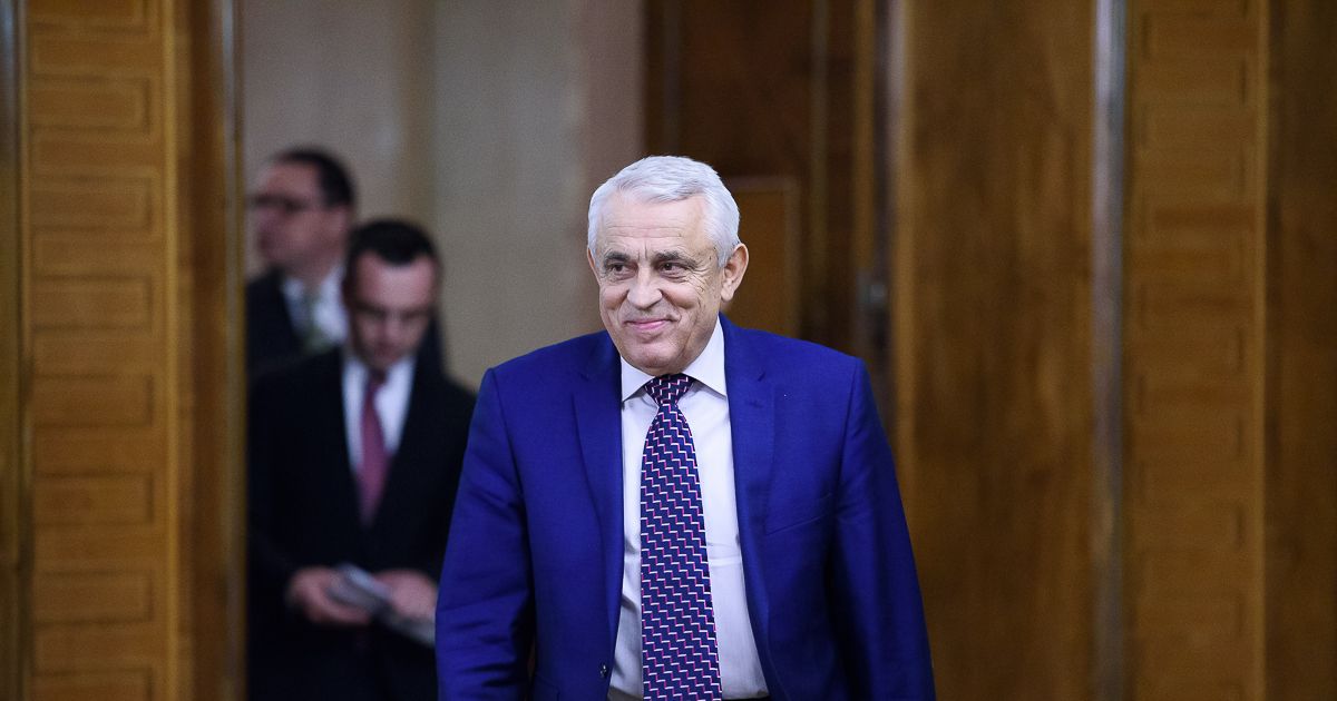 Purceaua e moarta de la pesta, Ministrul sta pe un "porcoi" de bani ...