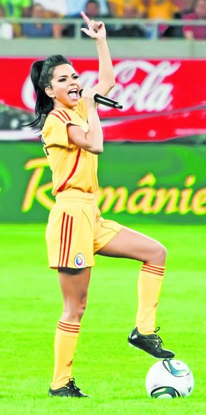 Inna este o fire sportiva: "Jucam fotbal in curtea scolii cu baietii ...