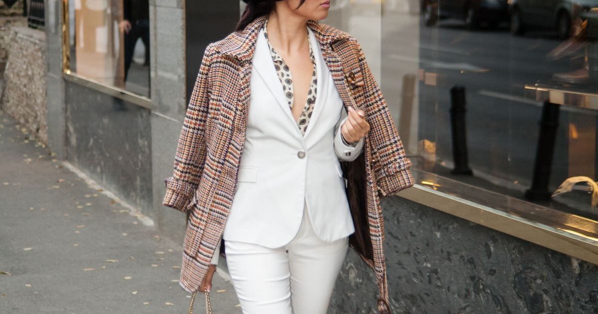 Afla cine o imbraca pe Elena - Mandinga! Solista si-a tras cel mai tare ...