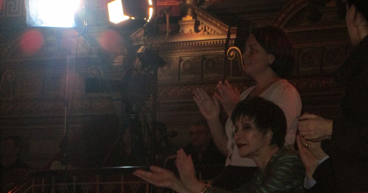 Printul Paul al Romaniei o insoteste pe Printesa Lia si la croitor ...