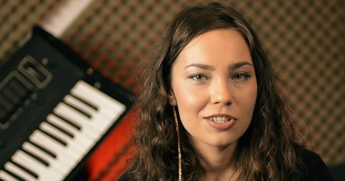 Kamelia este tot mai curtata de DJ-ii romani! - WOWBiz