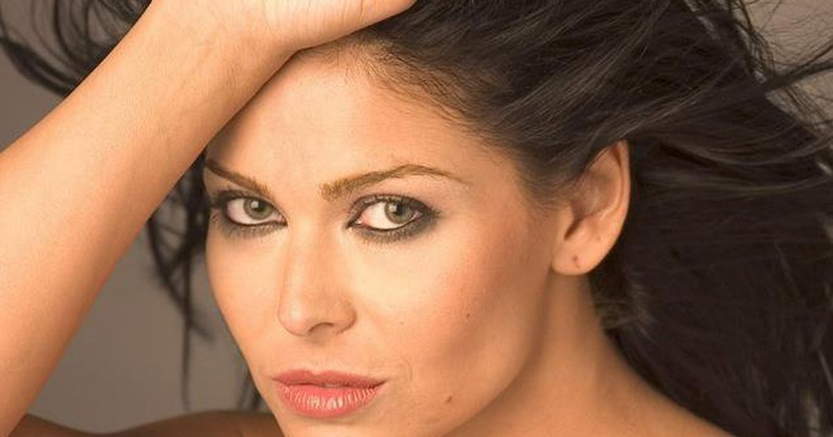 Miki s-a facut de ras la un spectacol privat! A uitat versurile de la o ...
