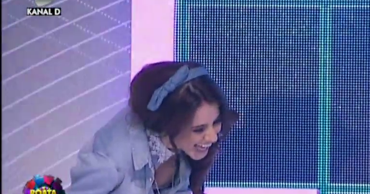 Ai auzit-o pe asistenta lui Varciu razand? Sirena e mic copil pe langa ...