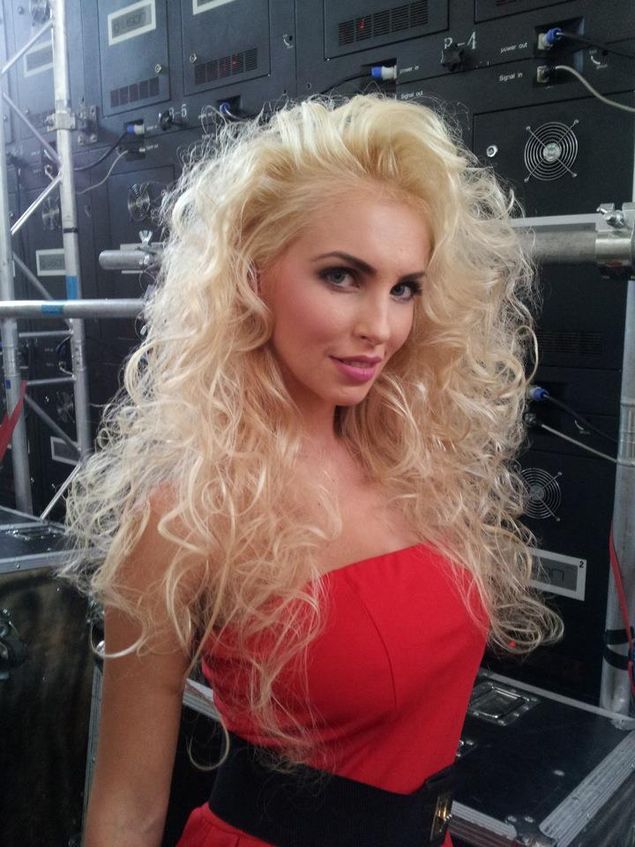 Andreea Spataru a refuzat 1.800 de euro pe saptamana ca sa se arunce in ...