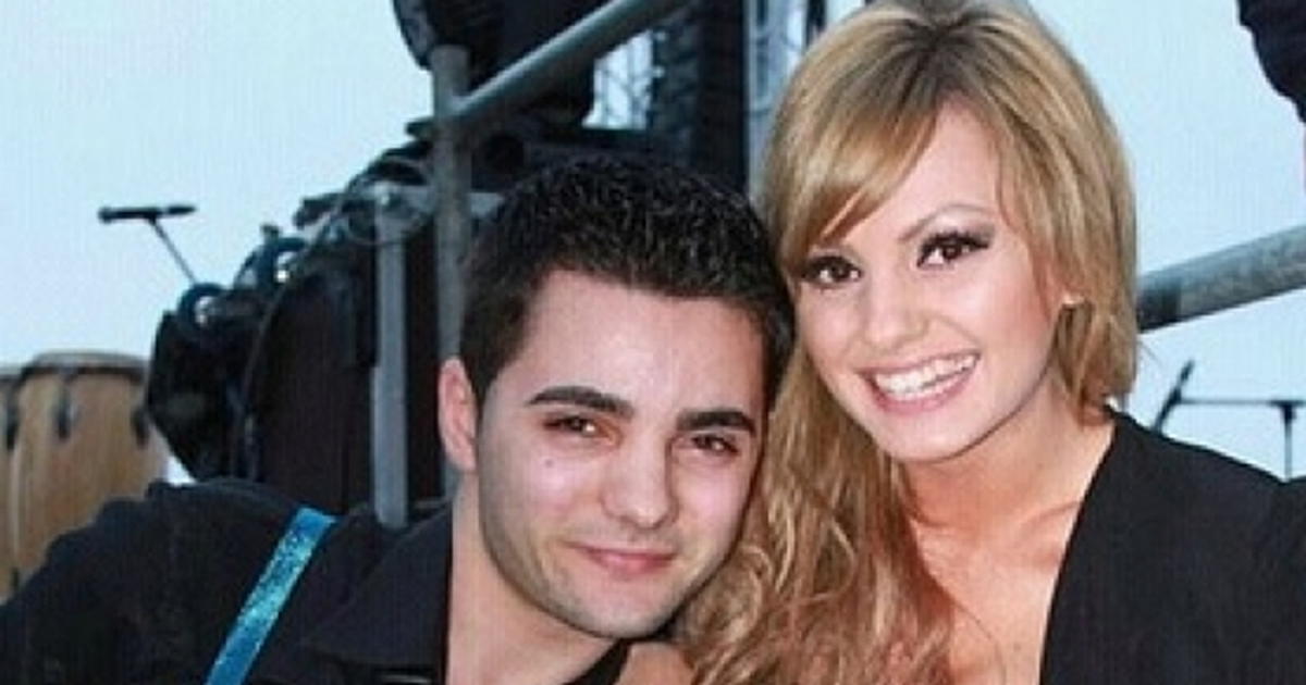 Cum isi bateau joc Marcel Prodan si instrumentistii de tatal Alexandrei ...