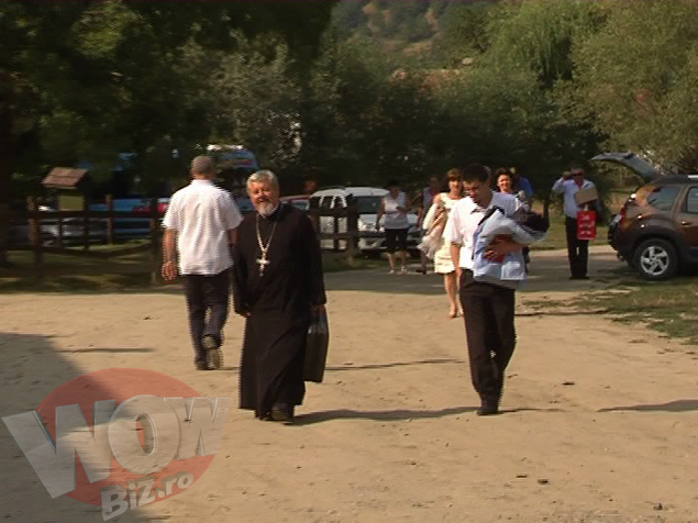 VIDEO! Fiica lui Copos, nunta printre capre, oi, capite de fan si ...