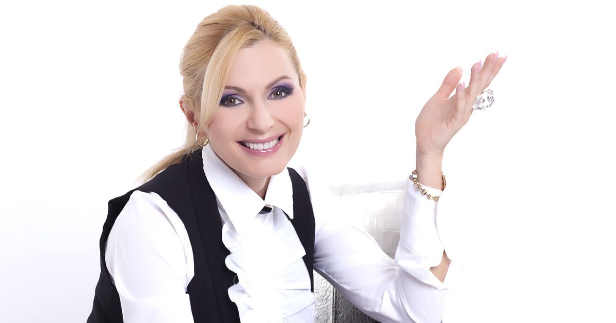 Inoke, fiica lui Cabral, e plina de talente. Invata chineza cu un ...