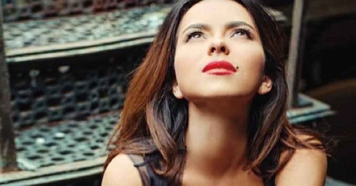 Inna s-a facut roscata! Uite ce bine ii sta creata cu noul look - WOWBiz