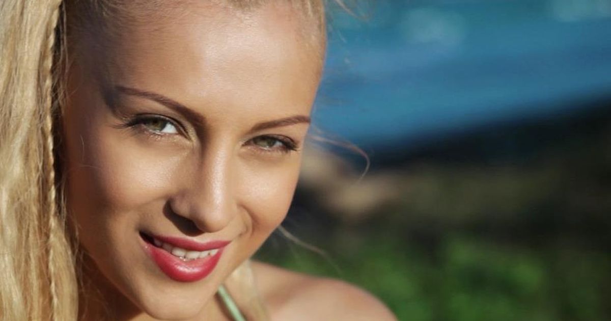 Lora s-a transformat in Marilyn Monroe! Vezi cat de bine seamana! - WOWBiz