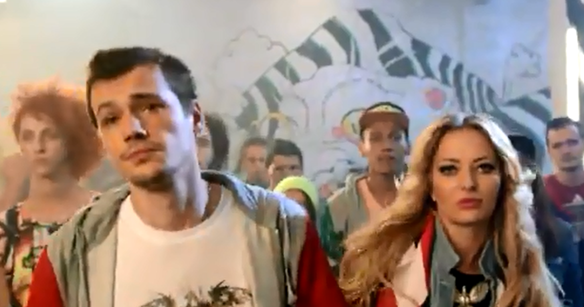 Delia, reclama la chipsuri cu aroma de mici! Afla cine apare langa ea ...