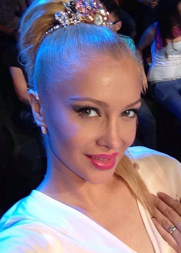 Lora are un motiv in plus de bucurie! Vezi ce a facut-o sa urle de ...