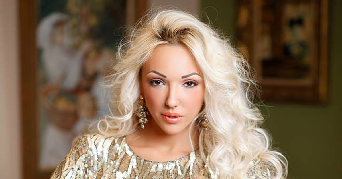 Cum arata fiica secreta a lui Carmen Harra! Florina este TOTAL diferita ...