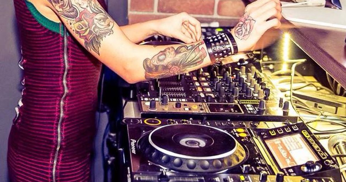 Razboiul tatuajelor intre DJ-ite! Livia Andrei sustine ca si-a desenat ...