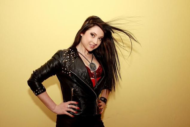 Audio | Iulia Manolache, finalista la X Factor, are o piesa noua! Afla ...