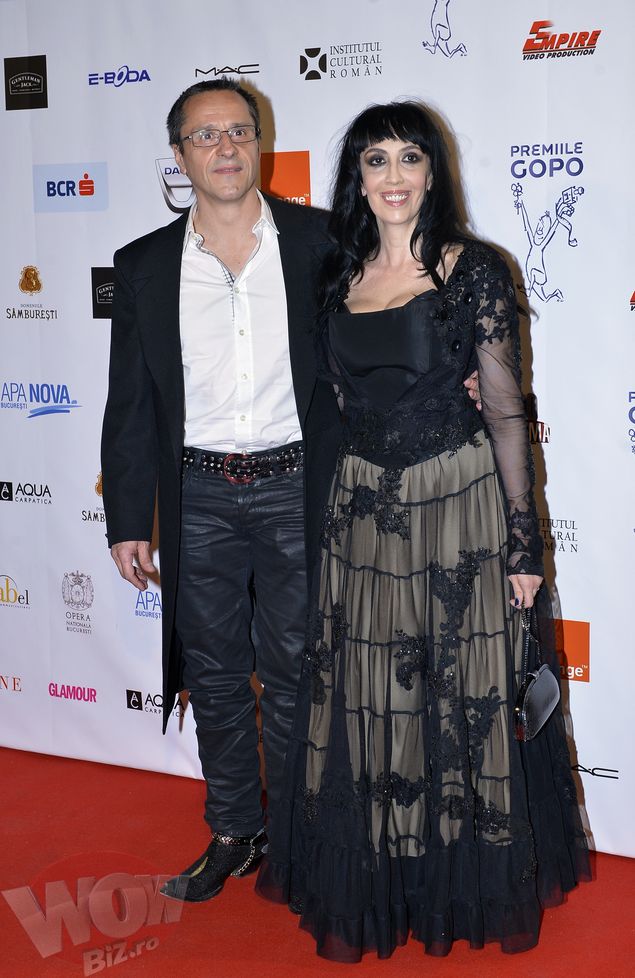 VIDEO EXCLUSIV! Claudiu Bleont s-a insurat in mare secret! Si-a scos ...