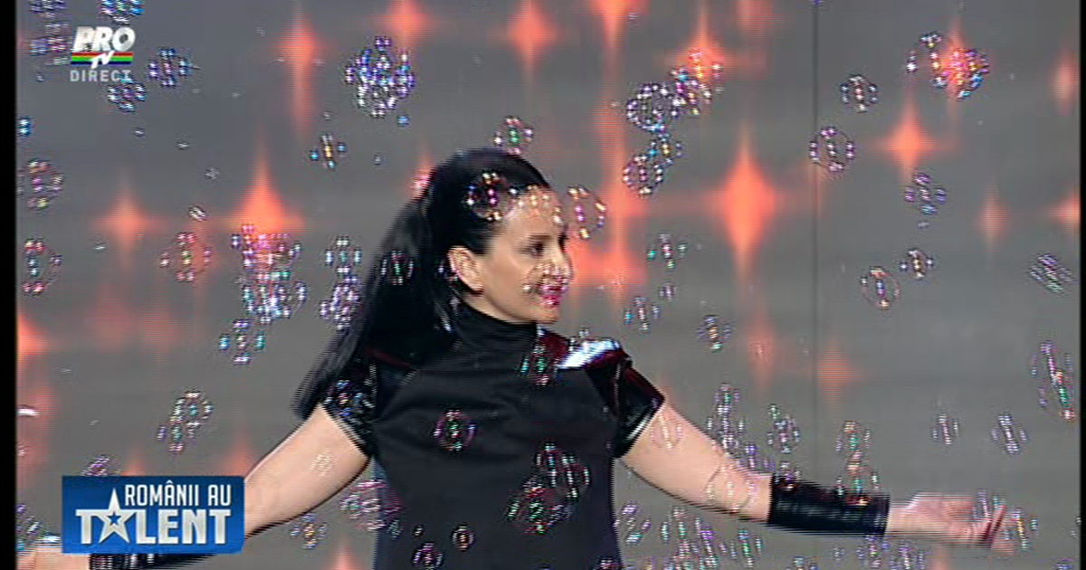 Este ireal! Ce a putut sa faca Claudia Stroe cu baloanele de sapun este ...