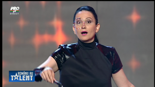 Este ireal! Ce a putut sa faca Claudia Stroe cu baloanele de sapun este ...