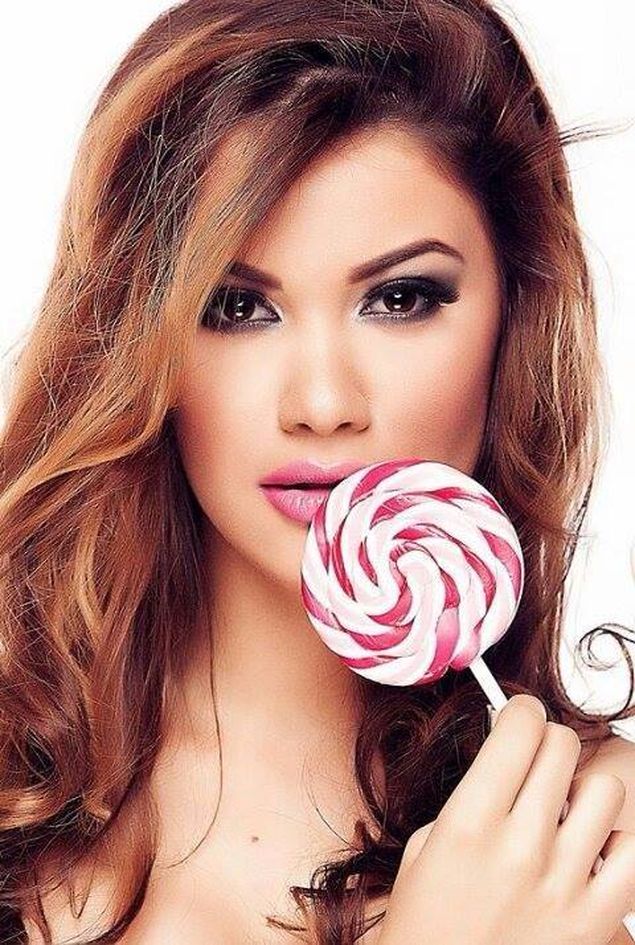 Betty Salam, la prima sa sedinta foto! Fanii o compara cu Antonia, Rita ...