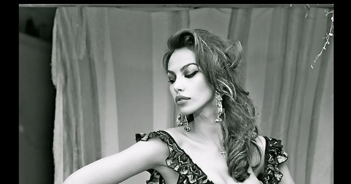 N-o sa crezi ce cantaret cunoscut ofteaza dupa Madalina Ghenea: "Are ...