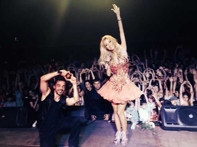 Video | WOW! Ascult-o pe Andreea Balan cantand live la un concert ...