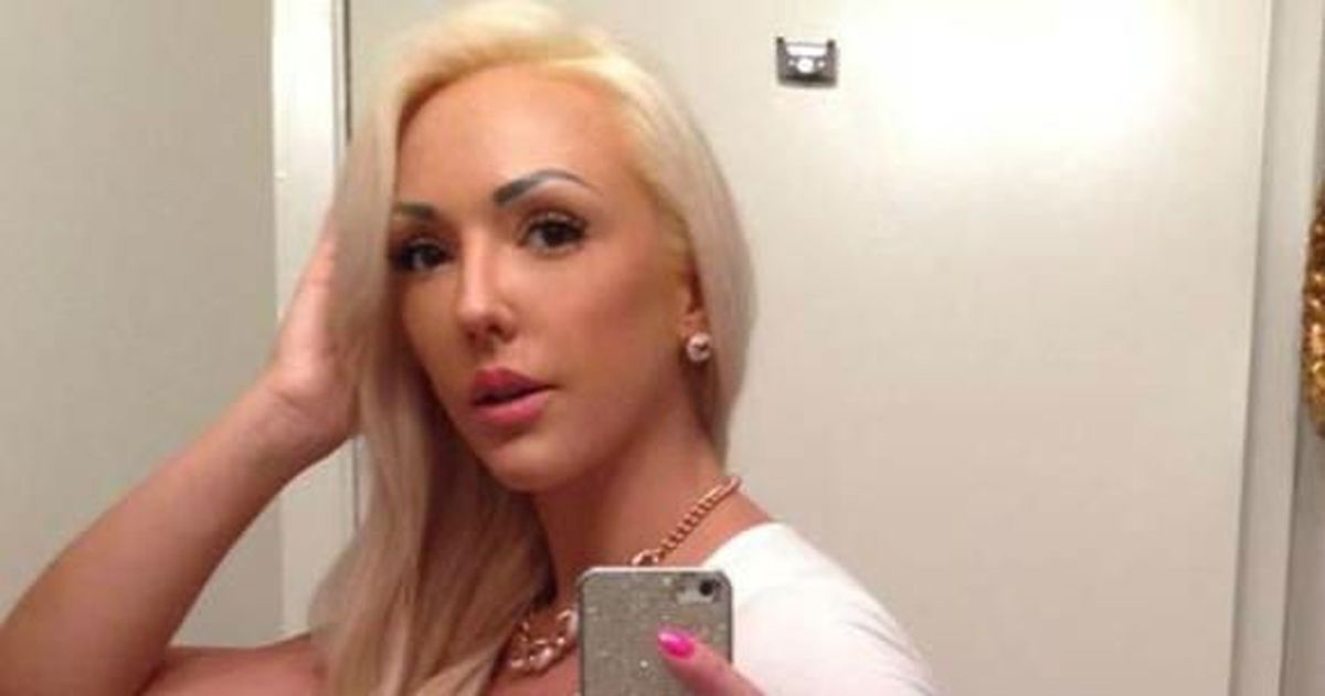 Alexandra Harra isi expune fundul cu orice ocazie! Uite cum arata cel ...