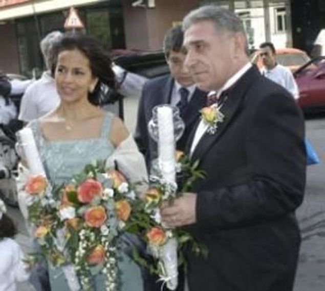 Toata lumea a uitat de sotia din Columbia a lui Giovani Becali ...