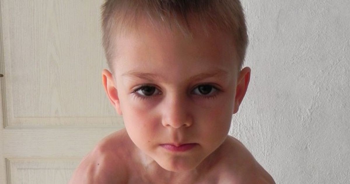 FOTO Micul Hercule arata lumii ce fibra are! Uite-l pe Giuliano Stroe ...