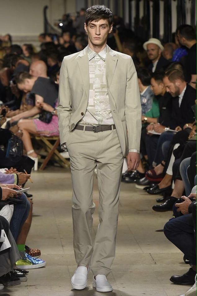 Am aflat cu ce se ocupa Vali Punga la Milano! Fostul sot al Ralucai ...